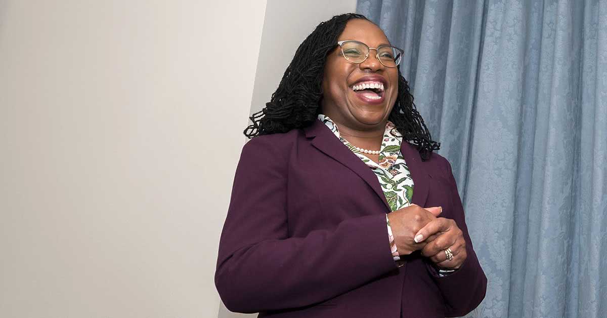 Kentaji Brown hace historia en la justicia norteamericana - Judiciales.net